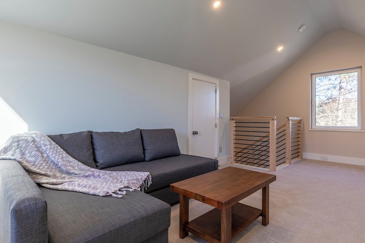 New Ludlow Village Home With Stunning Okemo Mountain View - Ludlow, VT