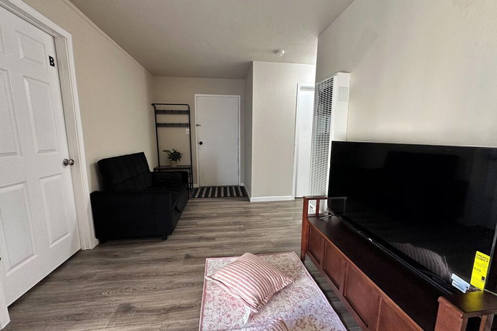 Gateway To Napa & Sf: Charming 2-bedroom Vallejo Apt - Vallejo, CA