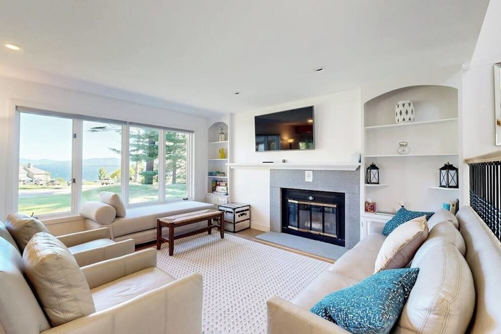 Lakeside 2br With Beach Access, Pool, & Firepit - Wolfeboro, NH