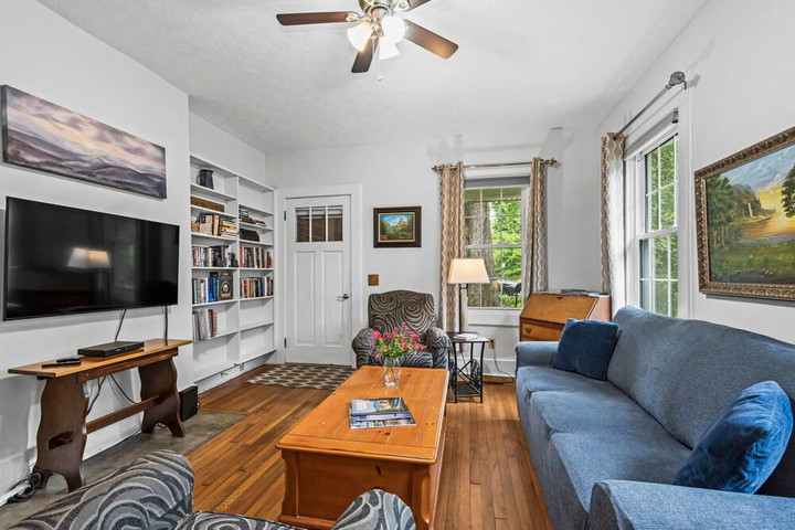 Walk To Brevard | Fenced Yard + Relaxing Porch - Brevard, NC