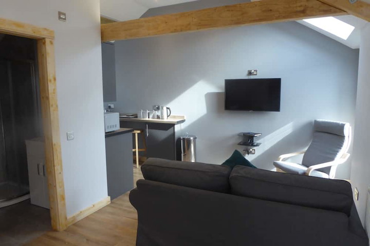 The Stables Upper Cottage 8 (Auchendennan) - Sleeps 2 Guests  In 0 Bedrooms - Loch Lomond