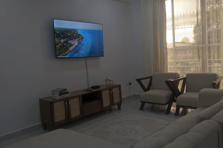 Geräumiges Apartment Mit 3 Schlafzimmern Und Modernen Annehmlichkeiten In Sansibar - Sansibar