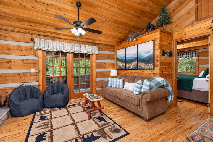 Black Bear Ridge | Hot Tub  Fishing  Pool Access - Townsend, TN
