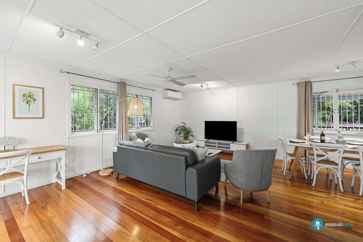 Stylish Mid Century Pet Friendly Home Near City - Brisbane