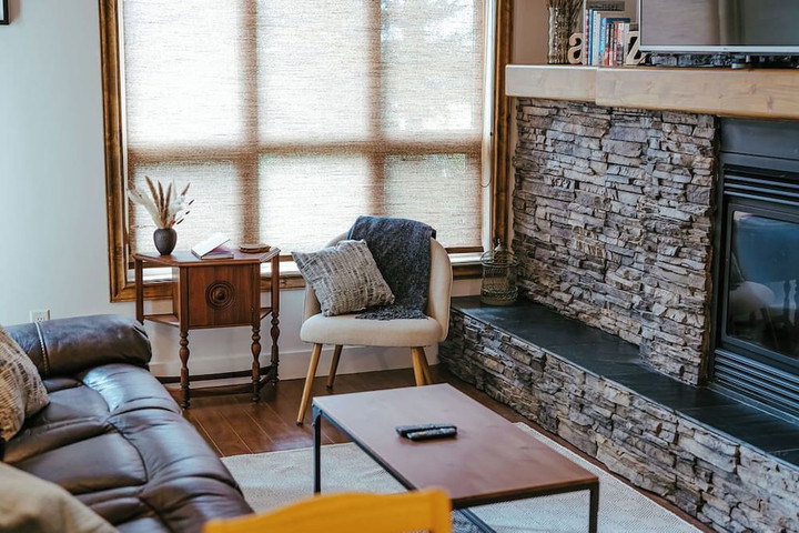 2 Bedroom - A/c - Pool - Hot Tub - Radium Hot Springs