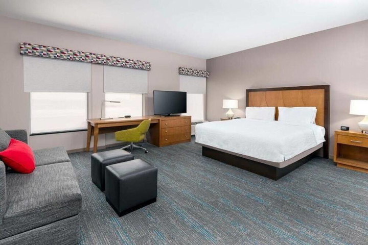 3 Clean Rooms For Business Or Leisure Near Claytons Best Restaurants & Shopping - Clayton, MO