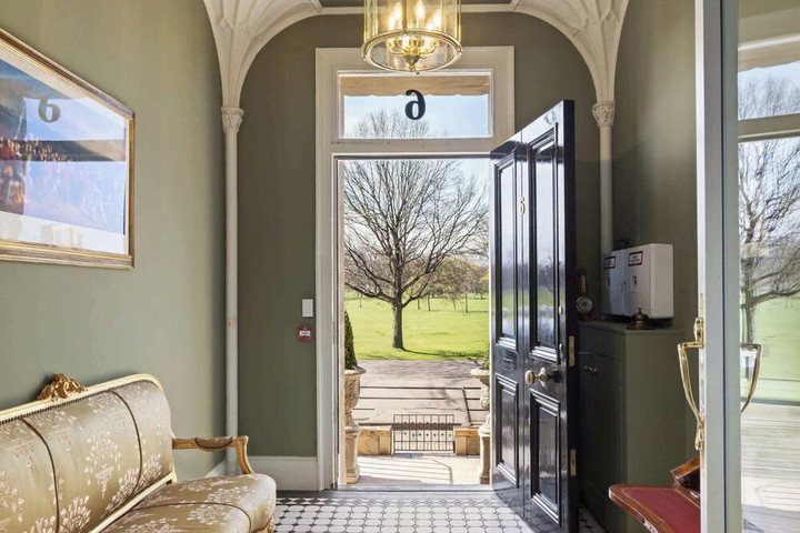 Stuart Suite - Edinburgh, UK