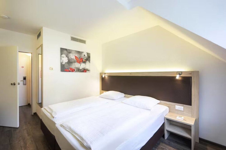 Spacious Superior Double Room | Explore The Beautiful Eifel Region - Monschau