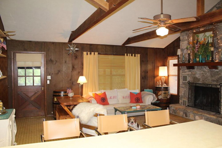 Concan Frio River Cabin - Concan, TX