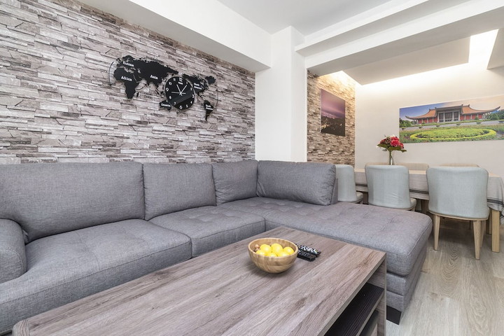 Modernes 3b3b, 1 Minute Zum Taipei Hauptbahnhof Mrt Y17 - Taipeh