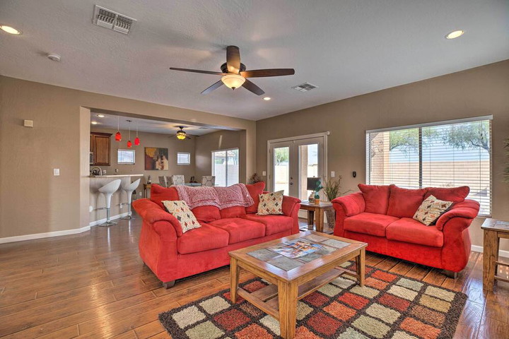 Maricopa Home W/ Outdoor Seating, 2 Mi To Golf! - Maricopa, AZ