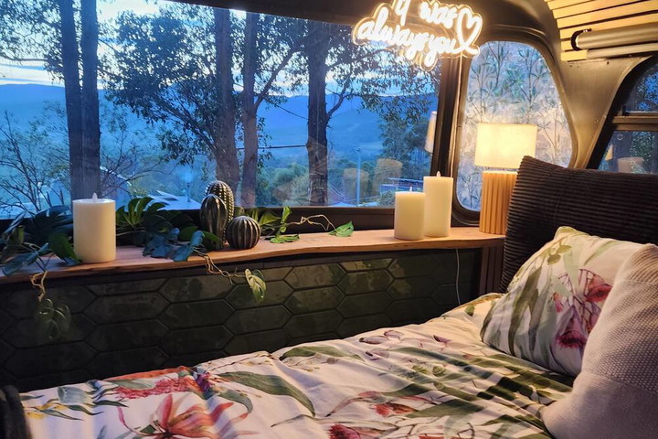Unique, Exciting Bus Located On 63 Acres With A Cosy Woodheater. Luxury. - Bruny Island