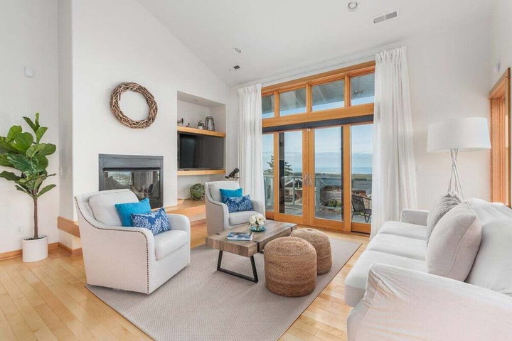 Capeside Lookout | Huge Views, Pool Access, Dog Ok - Pacific City, OR