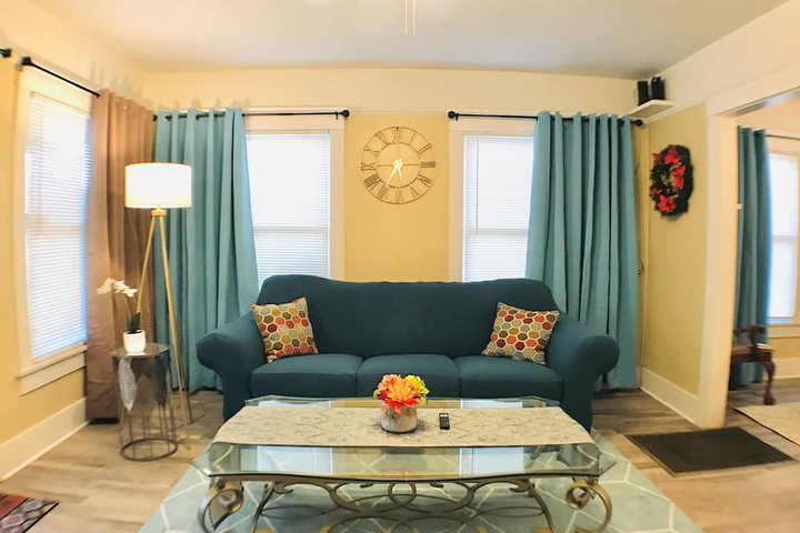King Bed/sleeps 4/furnished Private Apt/in-unit Washer Dryer/smart Hdtv - ベーカーズフィールド, CA