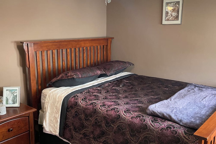 4br Vilas House Near Camp Randall, Meriter & Uw Hospitals - Madison, WI