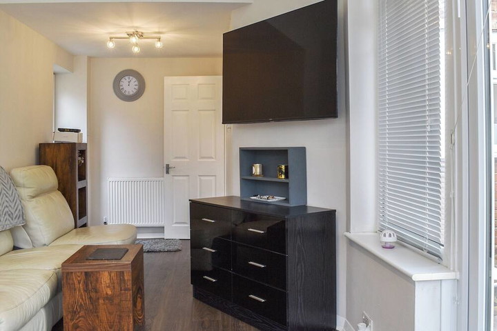 2 Bedroom Accommodation In Poole - Corfe Castle