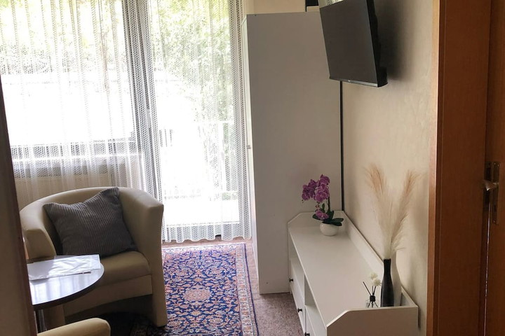 Room 'Zimmer 1 Og' With Shared Garden, Balcony And Wi-fi - Cochem
