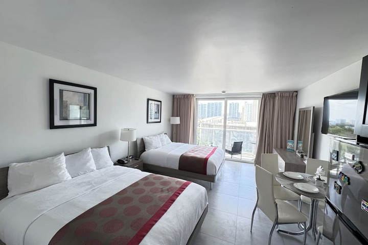 1-bedroom Condo In Sunny Sunny Isles Beach With Ac, Fitness Room, Playa - Sunny Isles Beach, FL