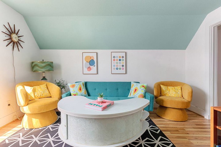 Vintage Vibes Duplex | Downtown | Beach | Ac | Restaurants | - Traverse City, MI