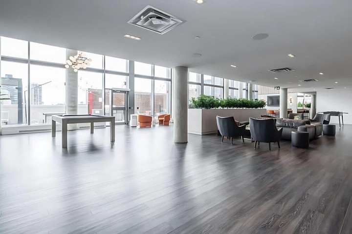 New High Rise Building W Gorgeous Views - Kitchener