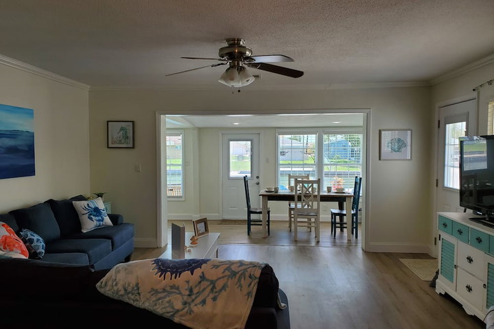 Gulf Of Mexico Canal Cottage With Boat Dock And Heated Pool - Pinellas County, FL