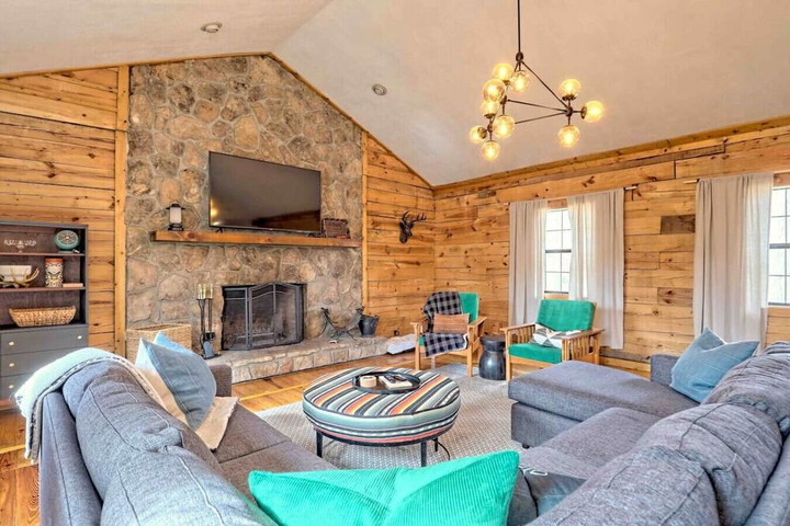 Clyde`s Cabin | Firepit, Mtn Views, Pet-friendly | Near Clayton & Wineries - Clayton, GA