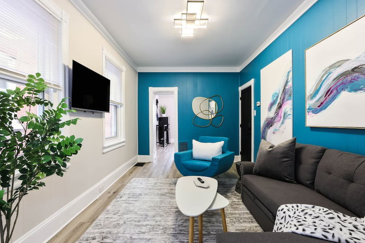 The Downtown Hive: Sophisticated Stay Steps From Main St Bethlehem! - Bethlehem, PA