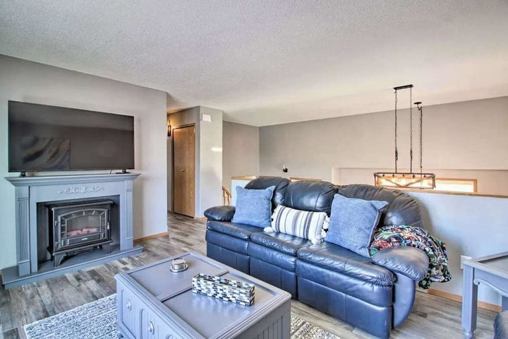 Welcoming West Fargo Retreat W/ Backyard! - Fargo, ND