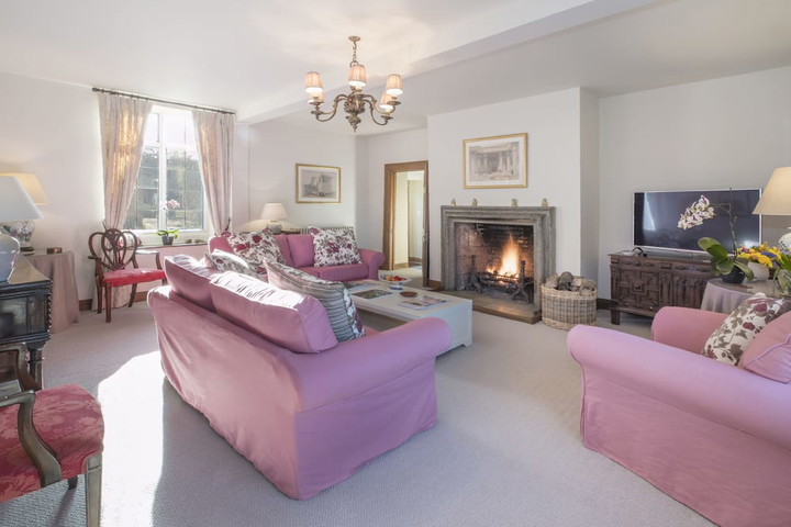 Russell Court Cottage Historic 18th-century Cotswold Retreat In Central Broadway - Winchcombe