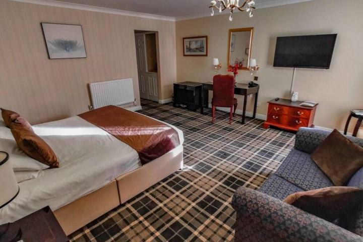 Enjoy Swimming & Spa In Historic Room With Large Gardens & Comfort Amenities - Ipswich
