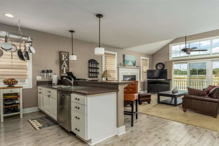 A Fun And Relaxing Retreat On The Water - Ottawa, IL