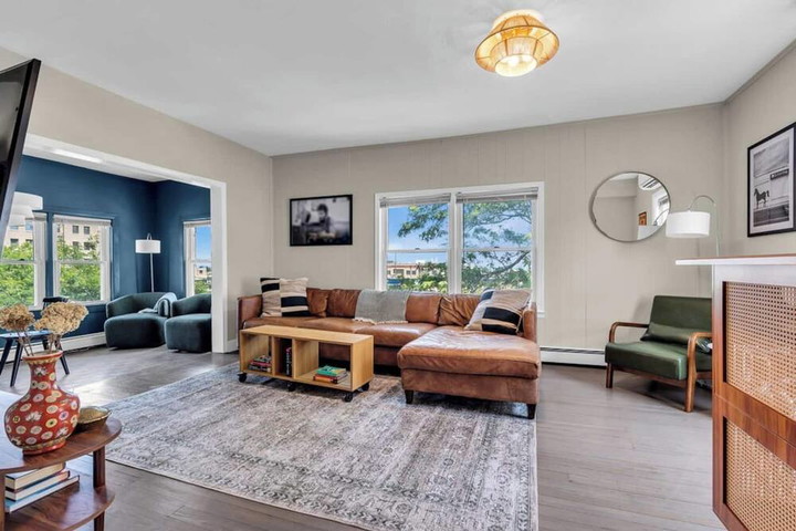 Walk To Beach | Parking | Sleeps 10 - Asbury Park, NJ