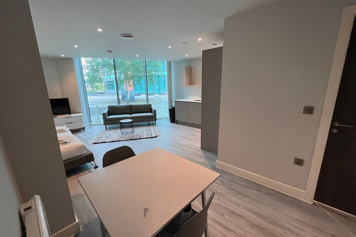 Modern Studio In Bracknell, Free Parking - Bracknell