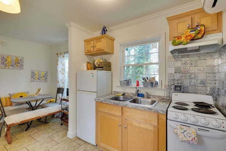 2 Mi To South Boston Speedway: Cozy Tiny Home! - South Boston, VA