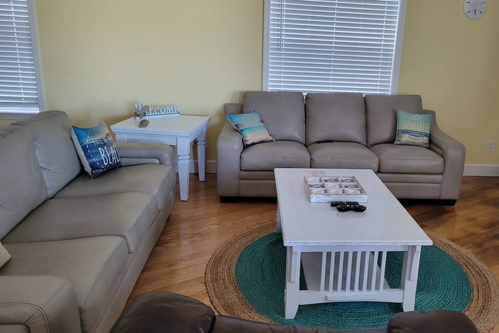 Beach House Within Walking Distance To The Beach  2 Bed 2 Bath - Stuart, FL