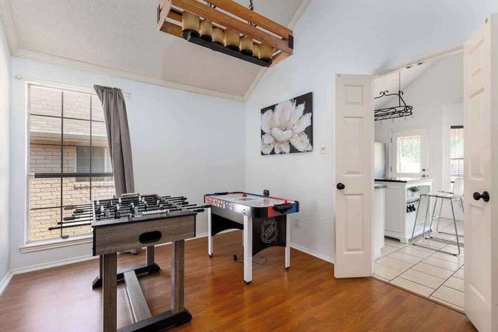 Villa With Pool, Bbq And More - Grapevine, TX