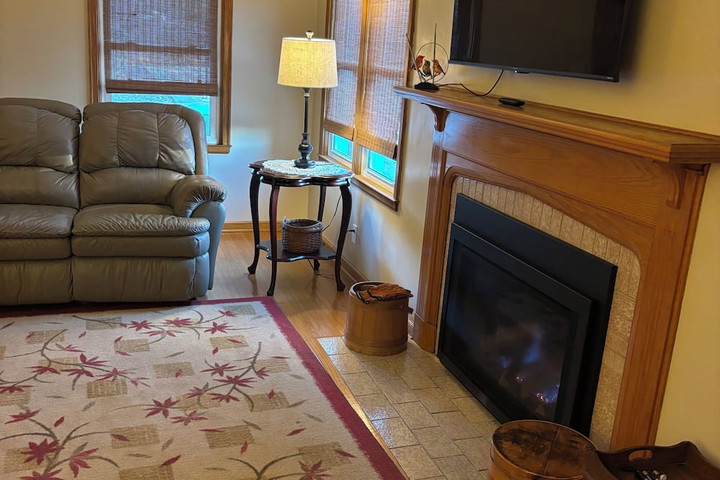 Charming Totally Updated 3-bedroom, 2 Bathroom House Full Of Character - Evansville, IN
