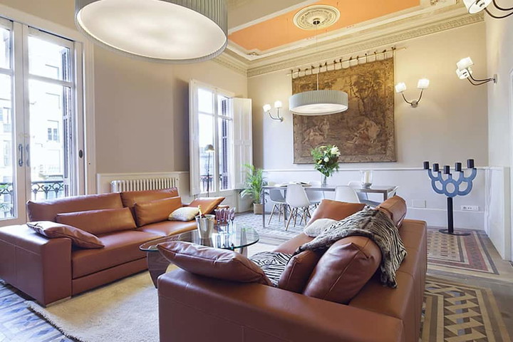 My Space Barcelona Near La Pedrera, 2 Apartments For Up To 14 Pax - Barcelona