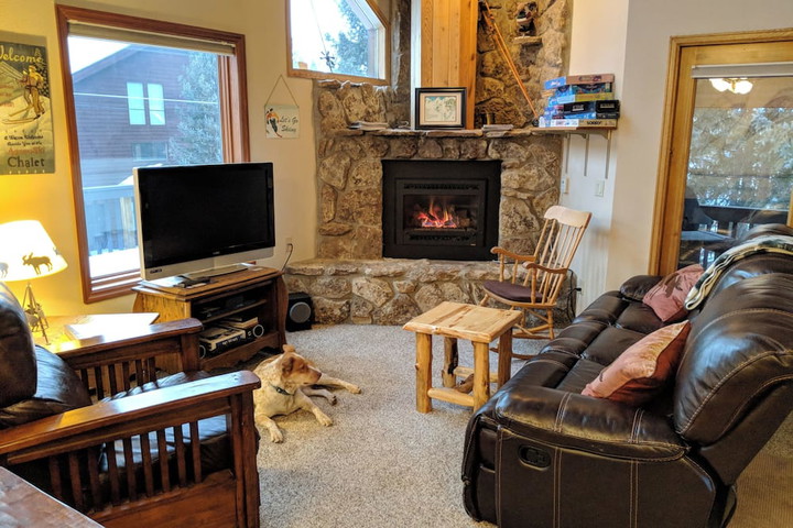 Walk To Winter Park Lifts - Private Hot Tub - Pet Friendly - Custom Duplex - Winter Park, CO