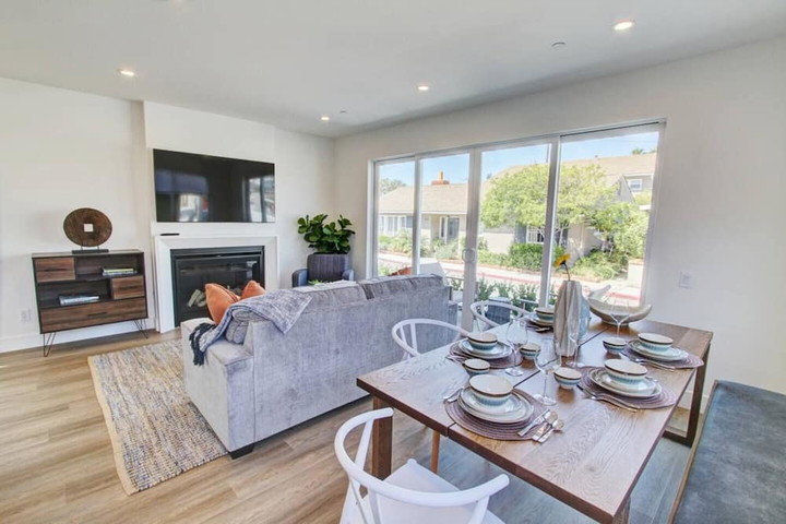 Book Now 4br/4ba, Hottub 2cars New Washer / Dryer - Irvine, CA