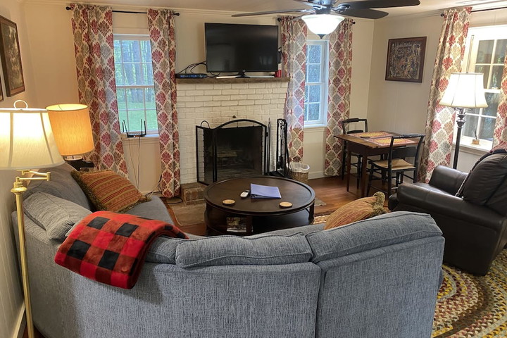 Cozy Cabin Nestled By A Babbling Brook Located Between Highlands And Cashiers. - Cashiers, NC