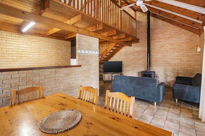 Riverscape Cottage No.11 - Riverscape - Unit 11 With Views Over The Blackwood River And Fire Place - Augusta, Australia
