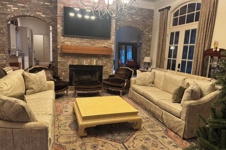 Family Holiday Rental - Baton Rouge, LA