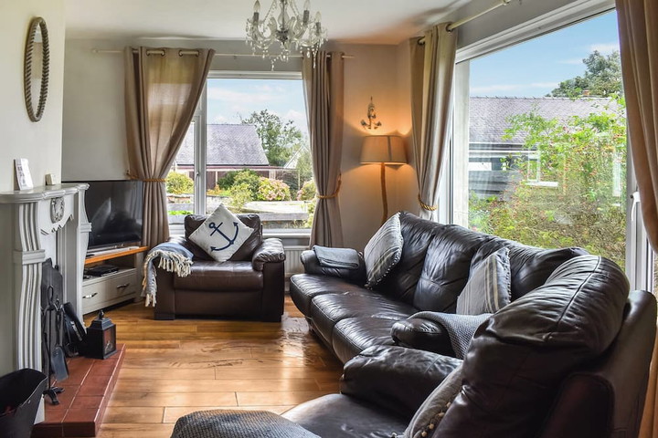 2 Bedroom Accommodation In Pentraeth - Bangor