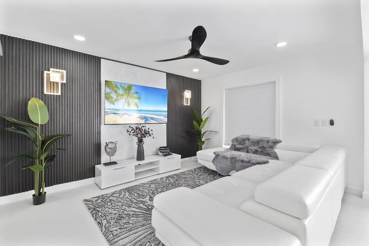 Luxury Family Friendly Waterfront Home With A Pool, Playground, Firepit & Beach - Fort Myers, FL