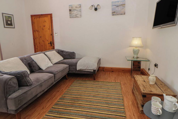 Swallows Retreat, Pet Friendly, Character Holiday Cottage In Tenby - ペンブルックシャー