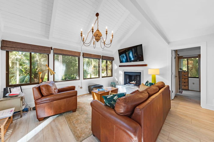 3br/2ba Cottage! Close To Beach! Golf Course Views! Dog Friendly! Amenity Access Included! - South Carolina