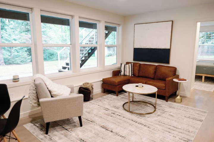 Peaceful Forest Riverfront Escape Near Pdx W/ Hot Tub, Kayaks, & River Access - Troutdale, OR