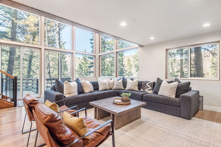 Mountain Modern On Balsam - Modern, Clean, Comfortable, Hot Tub, Private, Wooded - Sundance, UT