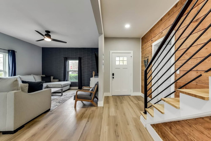 Downtown Mckinney Modernized Historical Home - Allen, TX